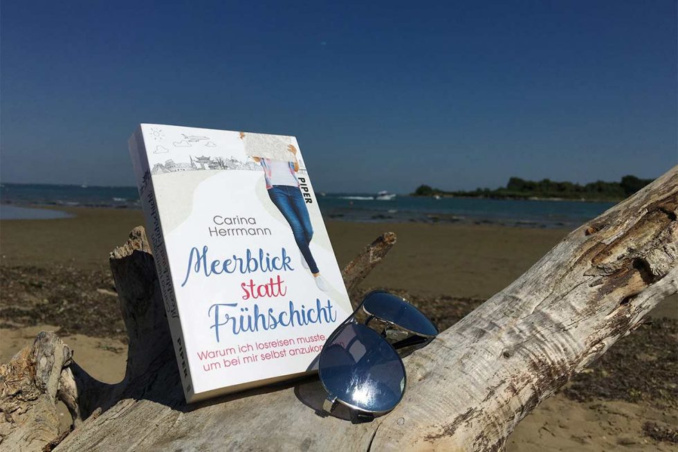 Buchrezension: Meerblick statt Frühschicht von Carina Herrmann - FrauenPunk